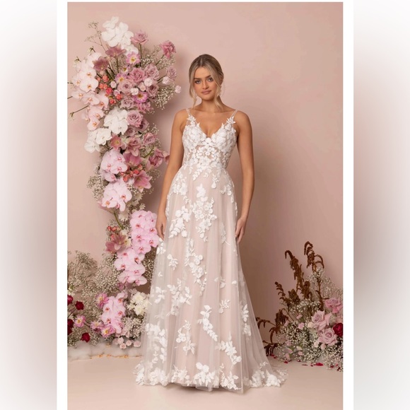 Madi Lane | Dresses | Madi Lane Katrine Wedding Dress | Poshmark